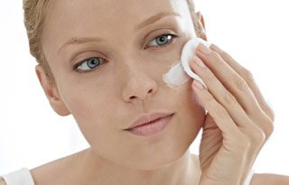 Eucerin: Pelle Ipersensibile | Eucerin ANTI-ROSE Trattamento ...