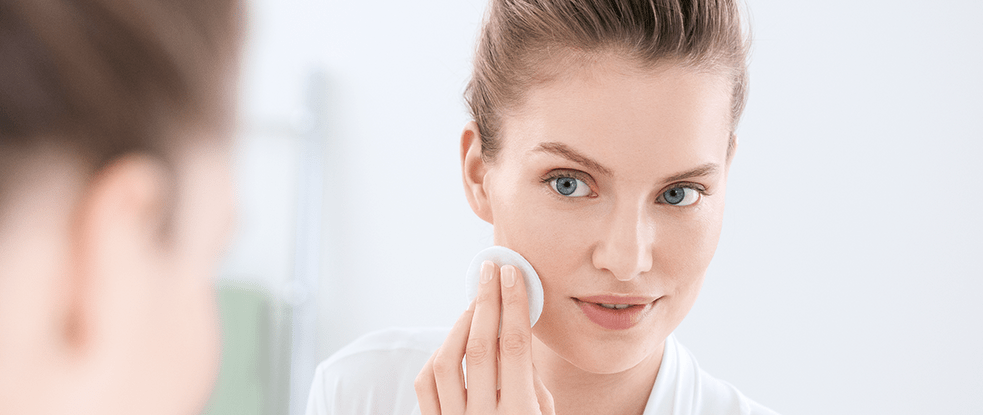 Eucerin: Koža, nagnjena k aknam | Splošno o aknah – simptomi, vzroki in ...