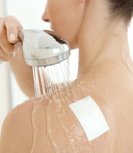 Waterproof Plasters for Swimming and Showering | Elastoplast UK